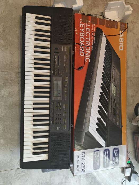 Orga Casio CTK-2200+stand. Simnicu de Jos • OLX.ro