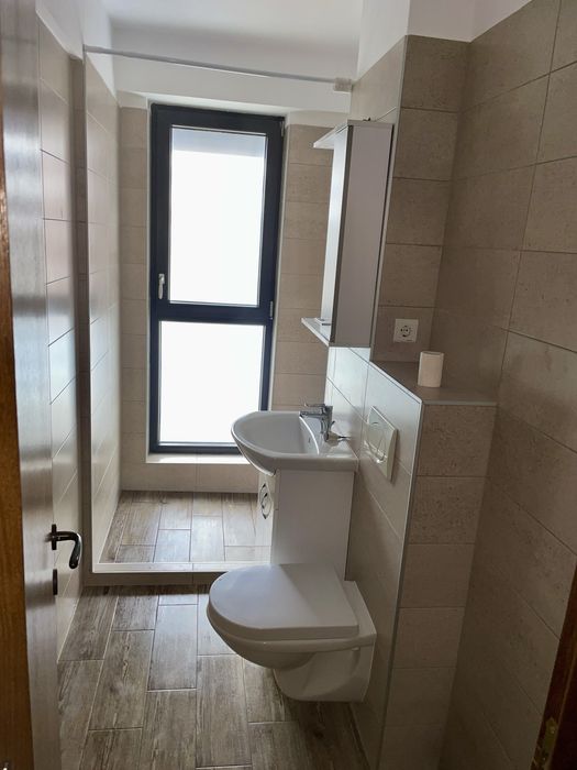 Garsonieră decomandată in cartierul Tractorul Brasov • OLX.ro