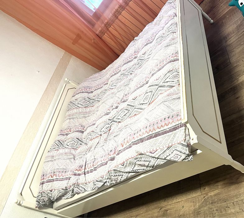 Спалня с матрак 164/190 с. Първенец • OLX.bg