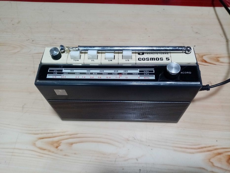 Radio vechi portabil ,,Cosmos 5,, Roman • OLX.ro