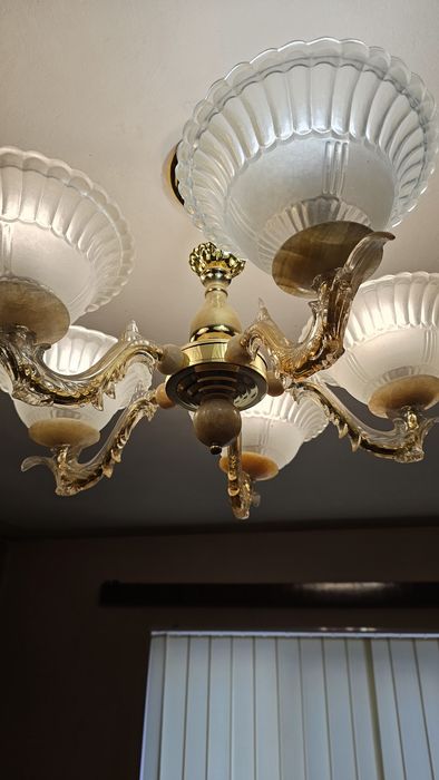 Lustra candelabru alama metal sticla rustic vechi Brasov • OLX.ro