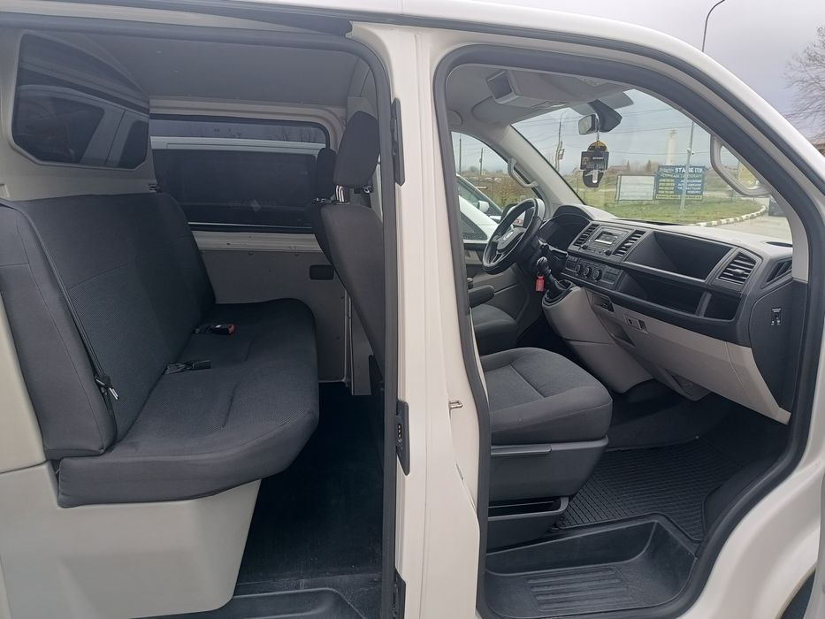 Vind schimb T6 impecabil 4+1 autoutilitara Mangalia • OLX.ro