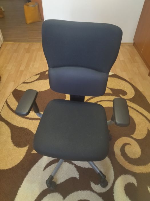 Scaun birou Steelcase Baciu • OLX.ro