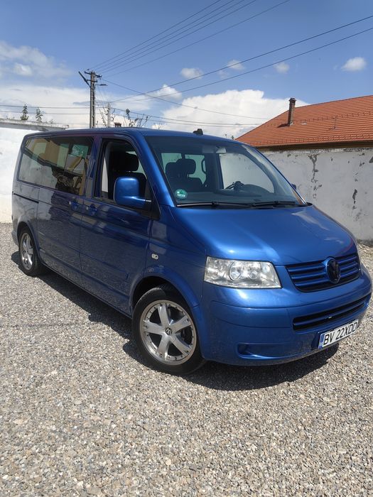 Volkswagen T5 Multivan 7 locuri. Sacele • OLX.ro