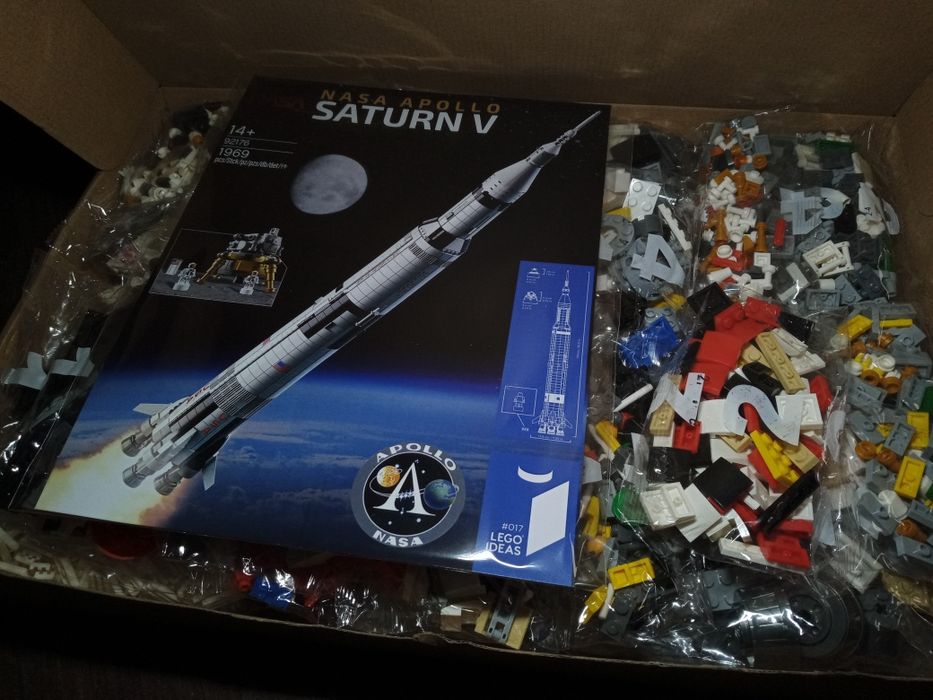 TIP lego Ideas racheta nava NASA Apollo Saturn V 92176 Bucuresti Sectorul 2 • OLX.ro
