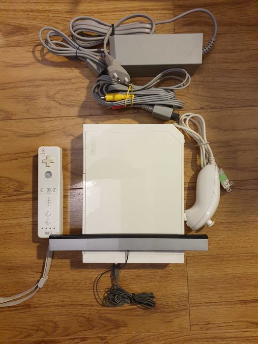 Consola Nintendo Wii modata cu 30 jocuri pe stick USB, accesorii ...