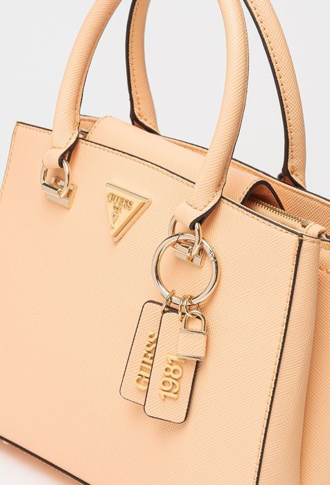 Нова оригинална чанта Guess гр. Русе Център • OLX.bg