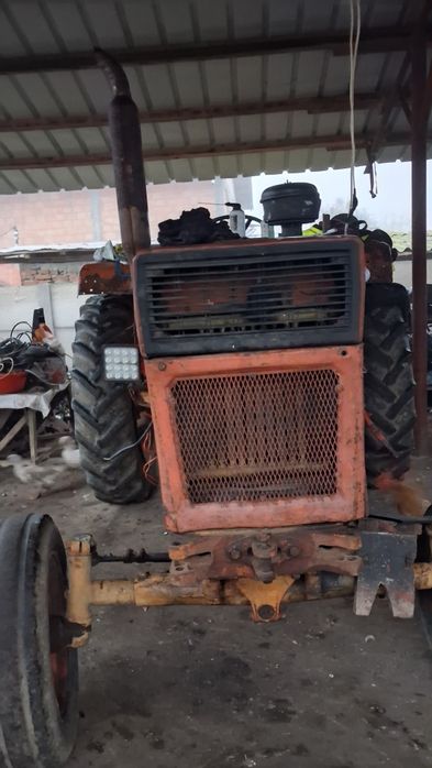 Tractor universal 650 Slatina • OLX.ro
