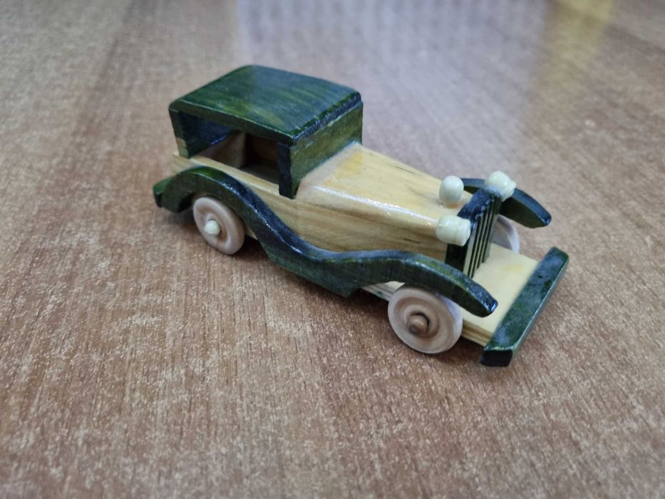 Macheta masina epoca din lemn, dimensiuni 15x6x6 cm, nouă. Bucuresti ...