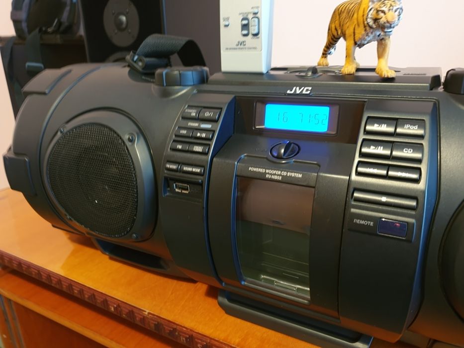 Jvc RV-NB52 Boomblaster. Portabil imens. Sunet teribil, devastator ...