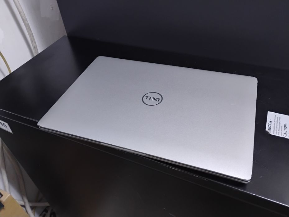 Laptop Dell - i5 - 11th - LTE defect Bucuresti Sectorul 5 • OLX.ro