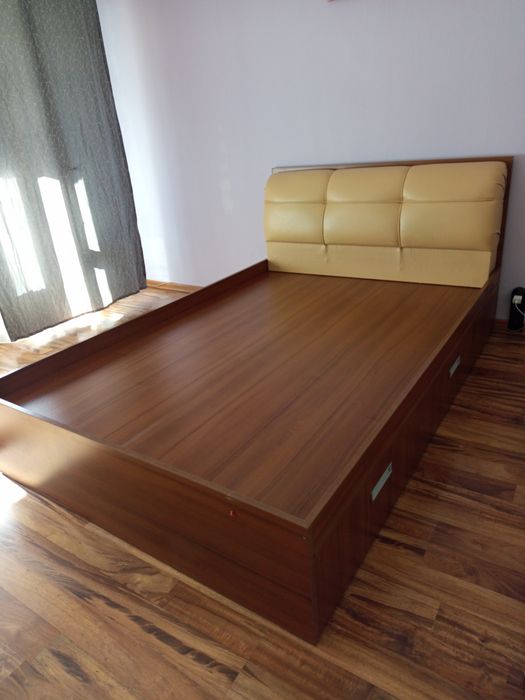 Спалня за матрак 144/200 табла с кожа гр. Бургас Славейков • OLX.bg