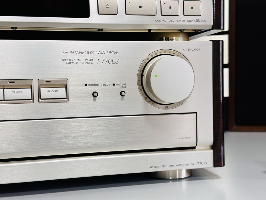 Amplificator Hi-Fi SONY F770ES,MOS-FET-power,champagne,laterale lemn ...