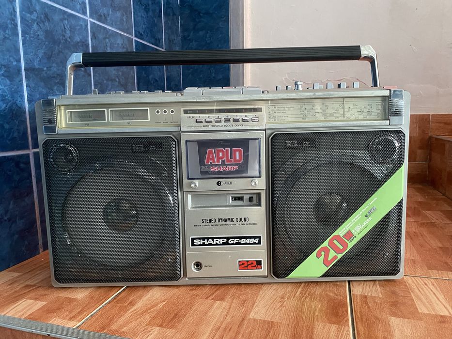 Radio casetofon sharp gf 9494 Bucuresti Sectorul 5 • OLX.ro
