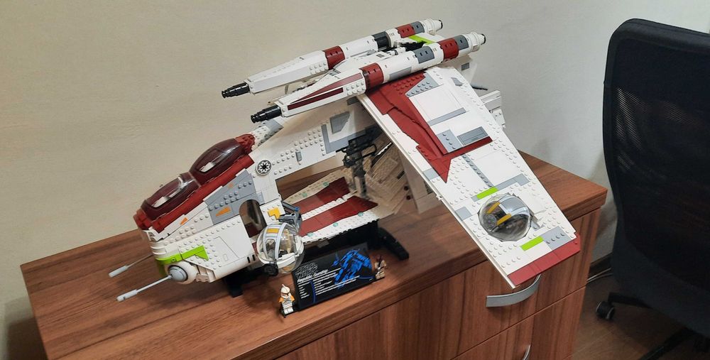 LEGO Star Wars UCS Republic Gunship Set 75309 Bucuresti Sectorul 3 • OLX.ro