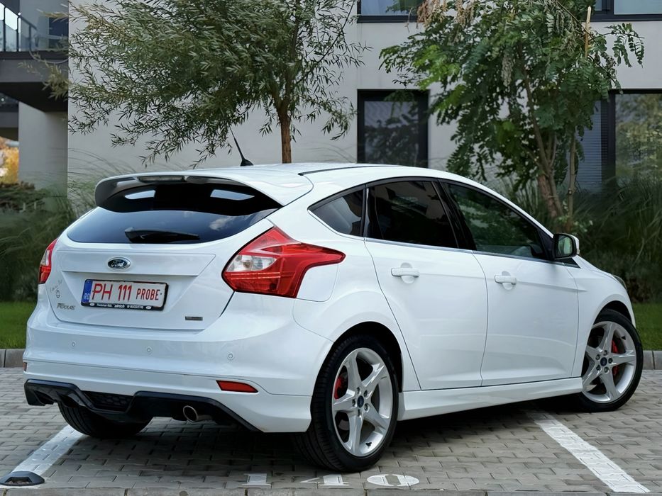 Ford Focus 3 ST-Line 151.000 KM/Bi-Xenon/SONY/Clima/Line-Assist/Blind ...