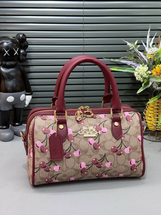 Geanta Coach Noua !!! Dimensiuni 26/19 !!! Bucuresti Sectorul 4 • OLX.ro