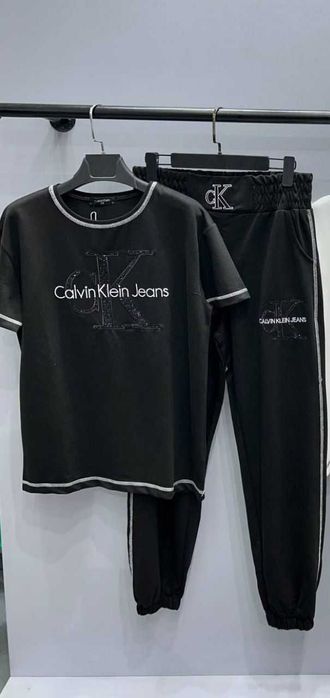 Compleu dama model nou, cu strasuri Suceava • OLX.ro