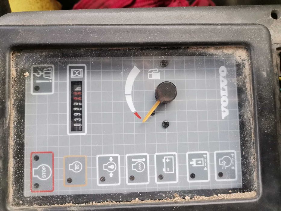 Mini-Excavator Volvo EC 25 Novaci • OLX.ro