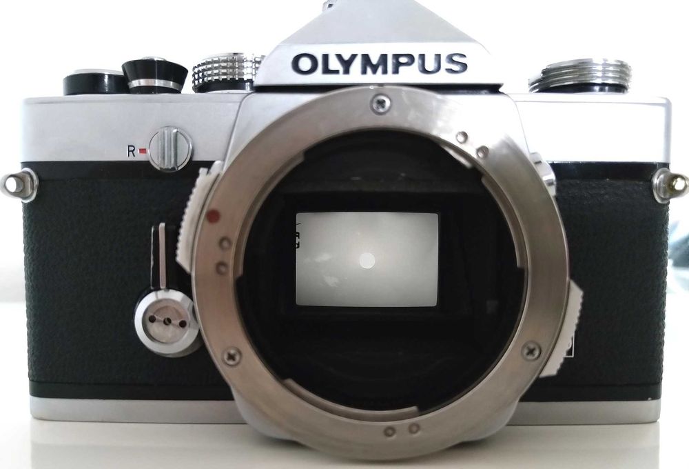 Vând aparat foto pe film OLYMPUS OM-1 MD Oradea • OLX.ro