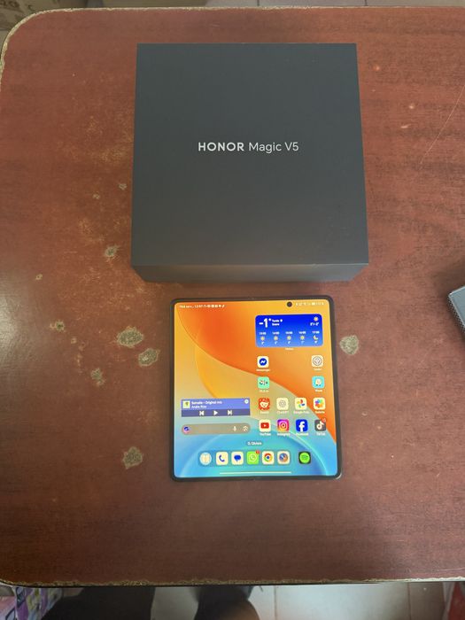 Vand Honor Magic V5 Turda • OLX.ro