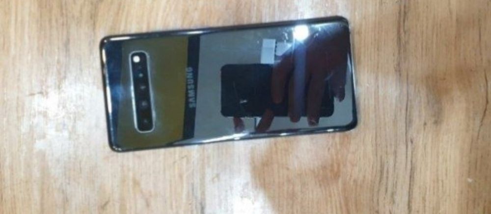 Samsung S10 5g 16/256 lik: 100 у.е. - Мобильные телефоны Коканд на Olx