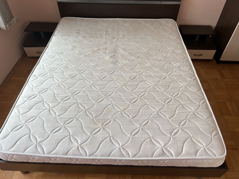 Подарявам 2 бр. матраци 160/200 и 164/200 гр. Варна Чайка • OLX.bg