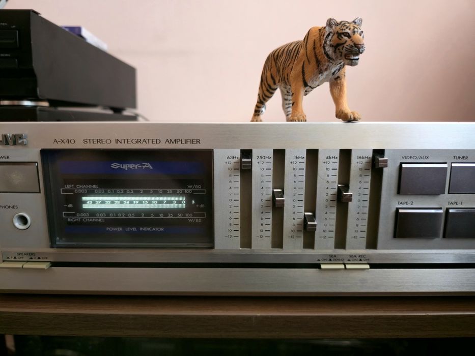 Jvc A-X40. Amplificator cu egalizator. Din vremuri de aur. Preț fix ...