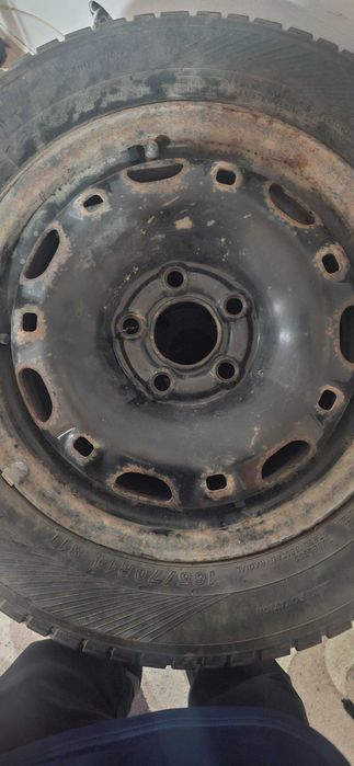 Set 4 roti M+S 165/70R14 vw skoda Iasi • OLX.ro