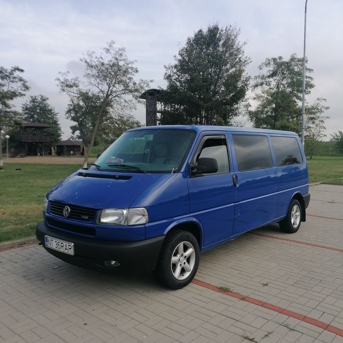 Volkswagen Caravelle 8+2 locuri, an 2003, motor 2.5 diesel ACV, clima Roman • OLX.ro