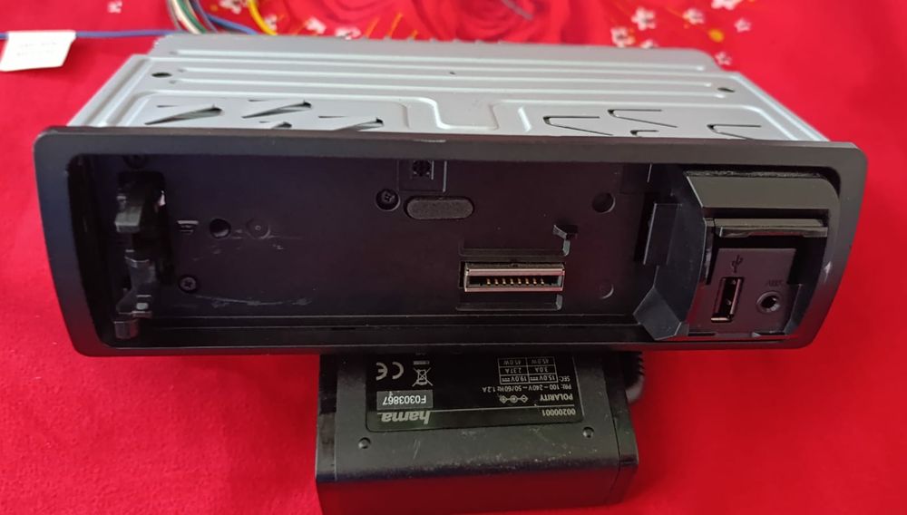 Radio casetofon Auto Sony Explode cu Bluetooth și USB. Putere 220W ...