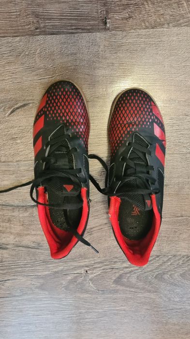 Маратонки Adidas Predator ,оригинални гр. Карлово • OLX.bg