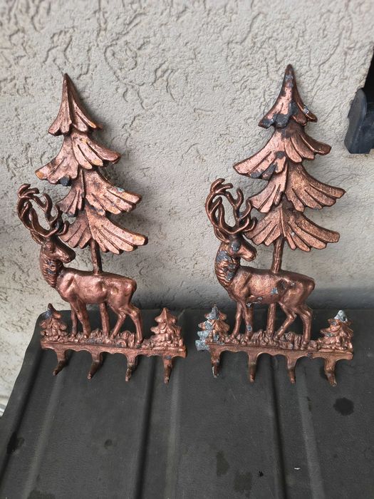 2 cuiere din metal din anii 1970 Focsani • OLX.ro