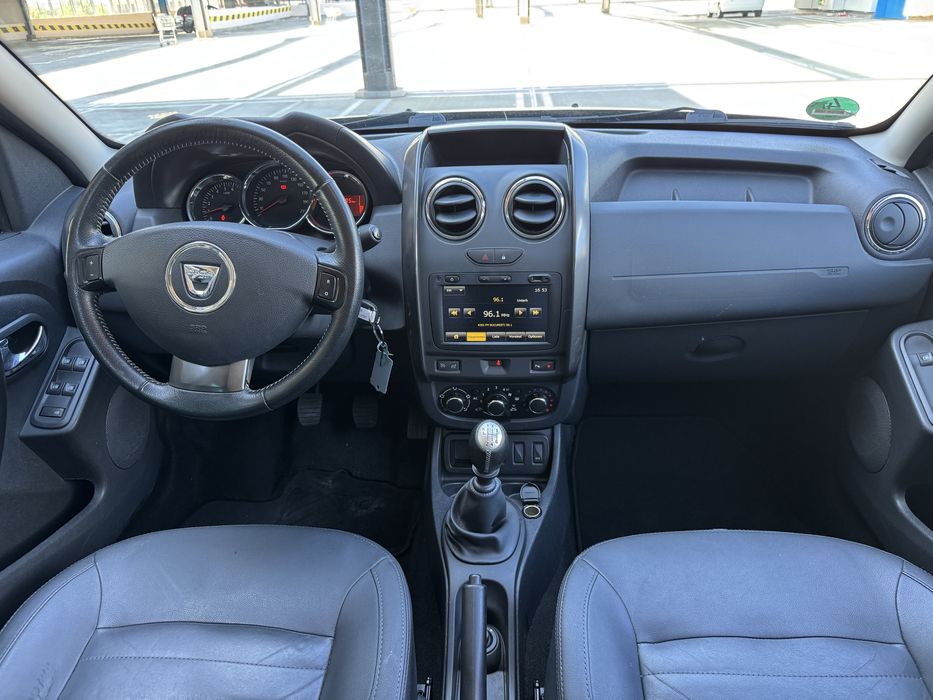 Dacia Duster Prestige /Navi/Scaune incalzite /Piele Bragadiru • OLX.ro