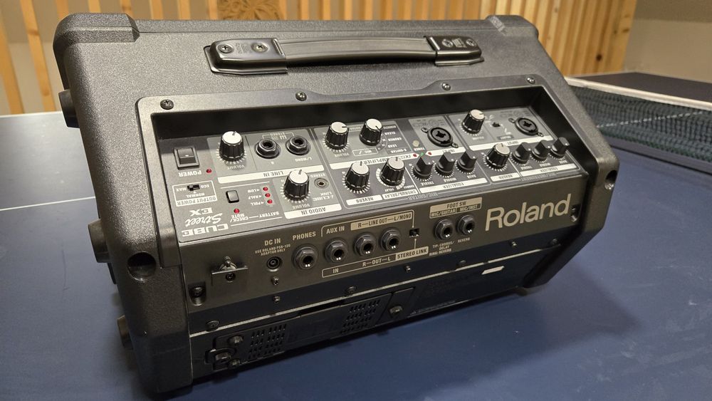 Roland Cube Street EX cu difuzoare BMC 50w RMS ca NOU Iasi • OLX.ro