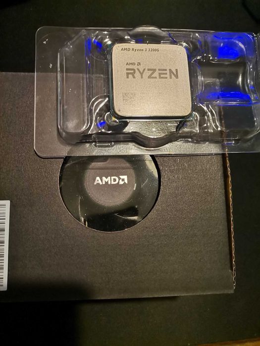Procesor AMD Ryzen™ 3 3200G, 6MB, 4.0GHz, Radeon™ RX Vega 8 Graphics ...