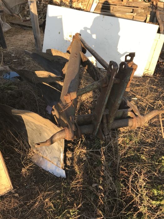 Tractor UTB U650 + utilaje,plug, remorca basculabila, semanatoare, etc ...