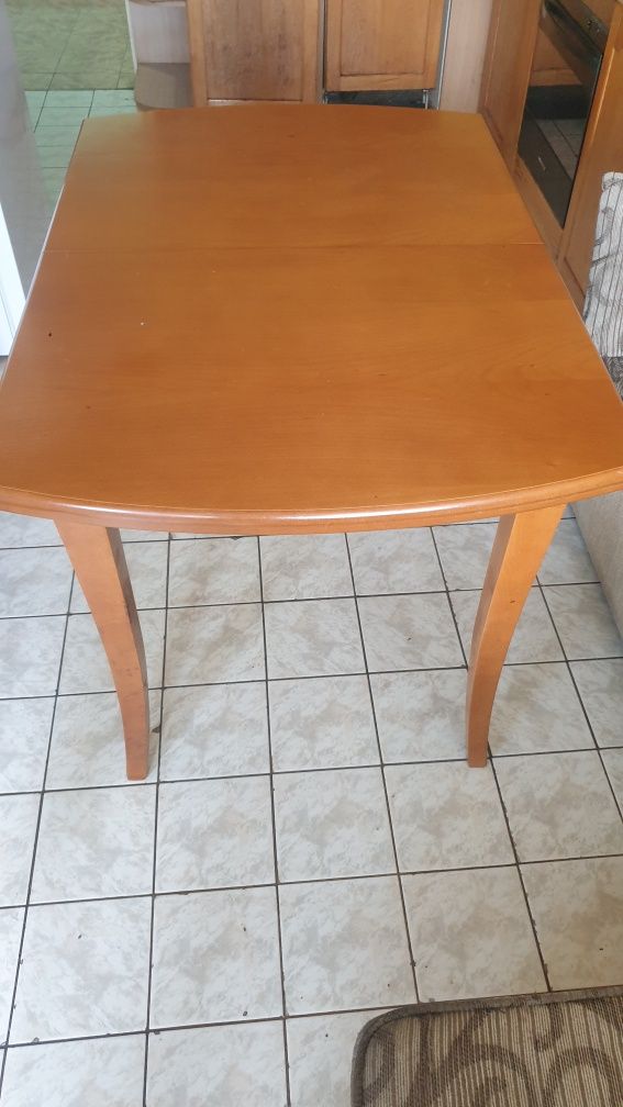Трапезна разтегателна маса с 6 стола 120х80 см гр София Център • Olx Bg