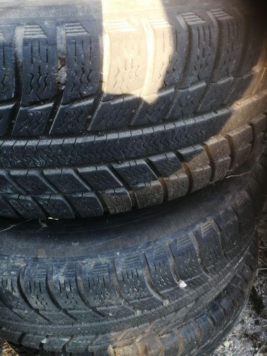 Roți pe jante de Logan Piatra Neamt • OLX.ro