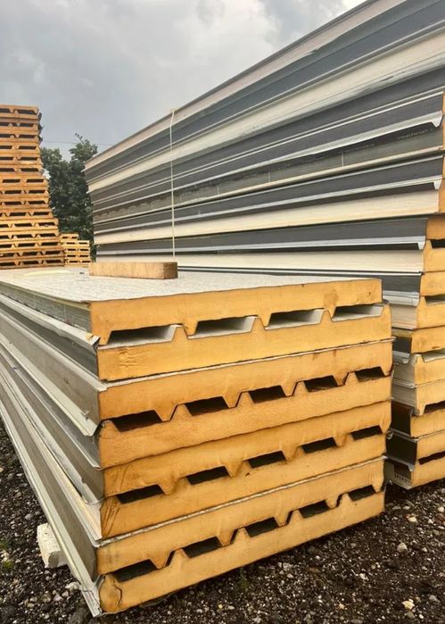 Vindem panouri Sandwich Lunguletu • OLX.ro