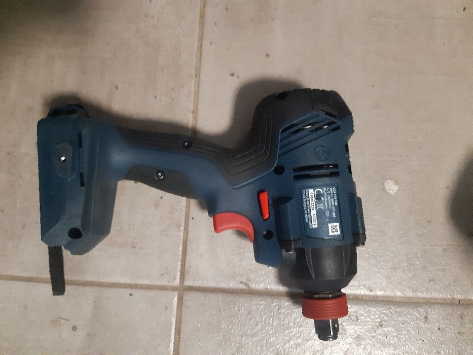 Bormasina filetanta impact tangential Bosch GDX 18v 180 Galati • OLX.ro
