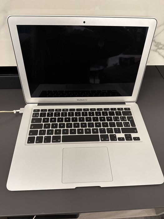 Macbook Air 13 inch model A1466 Bucuresti Sectorul 2 • OLX.ro