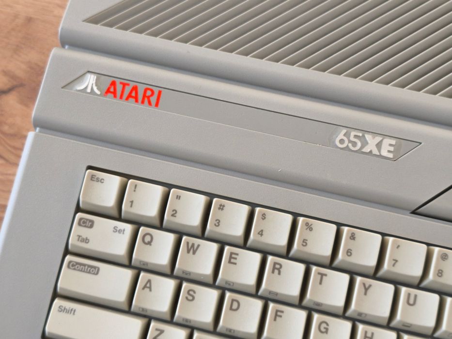 Retro calculator Atari 65XE + cassette recorder Atari XC12 Oradea • OLX.ro