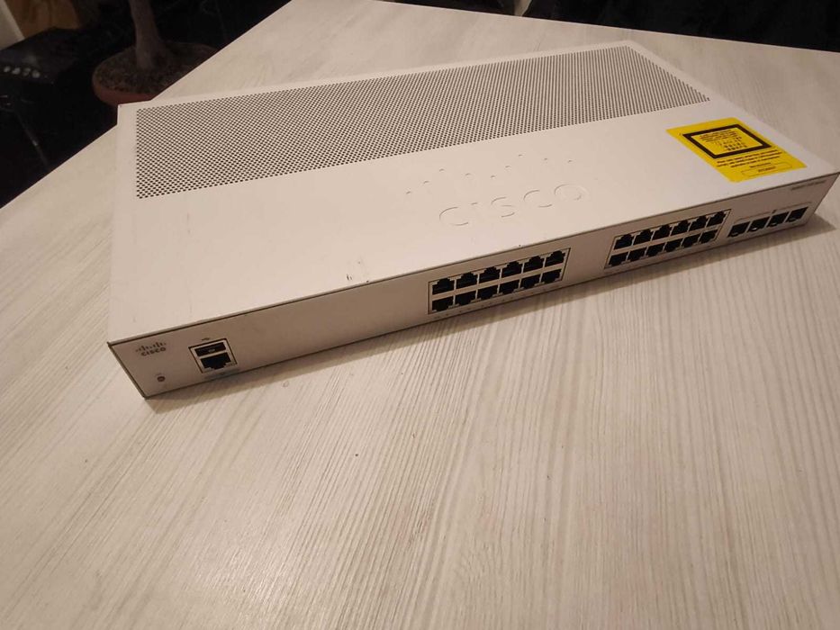 Switch Cisco Catalyst C1000-24T-4G-L, 24 porturi, 10/100/1000 Targu Jiu ...