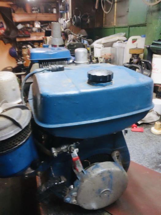 Vand motor cositoare 9CP pentru piese de schimb Romosel • OLX.ro