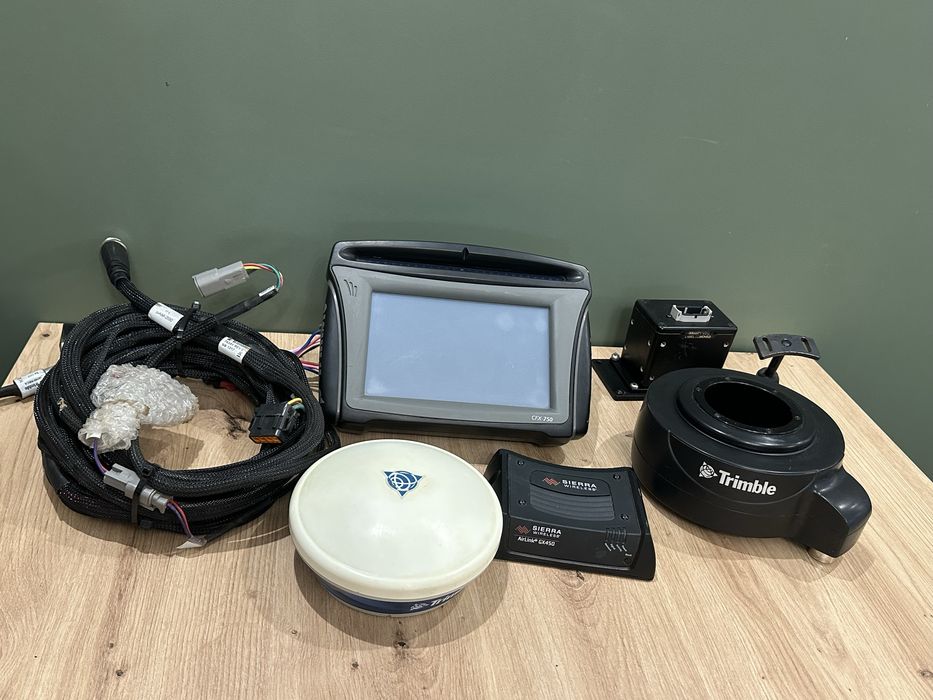 Trimble CFX-750 Ez-Pilot и RTK навигация с управление гр. Добрич ...