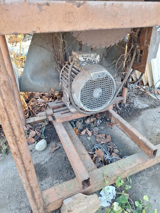 Fierastrau circular de masa Simeria • OLX.ro