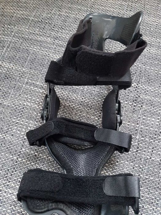 Orteză mobilă de genunchi CTi Pro Sport ptr activități fizice Oradea ...