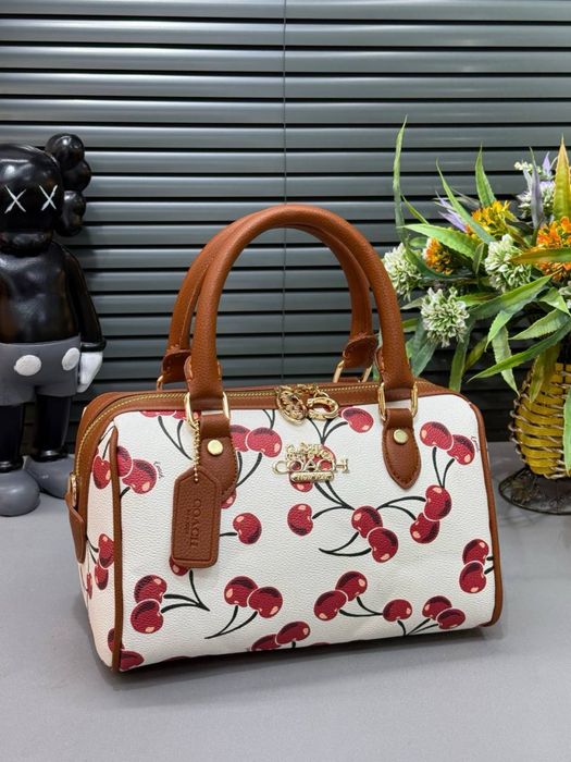 Geanta Coach Noua !!! Dimensiuni 26/19 !!! Bucuresti Sectorul 4 • OLX.ro