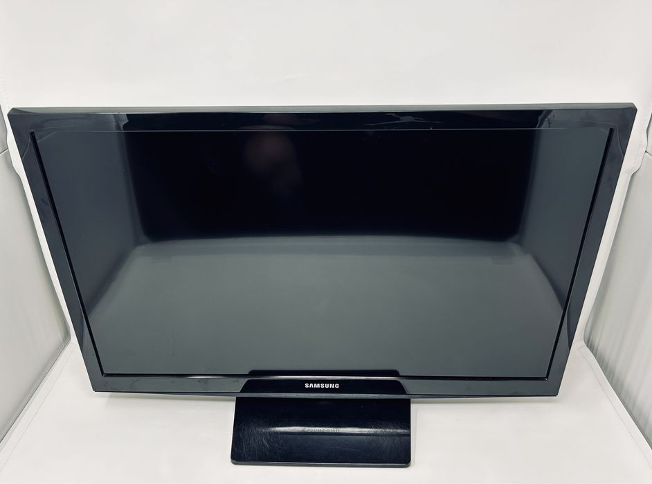 Телевизор монитор Samsung Самсунг UE24H4003AW - 24 inch Tv Freeview гр ...